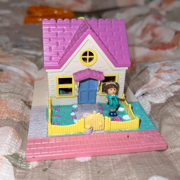 polly pocket | Toys | Vintage Mini Polly Pocket House | Poshmark